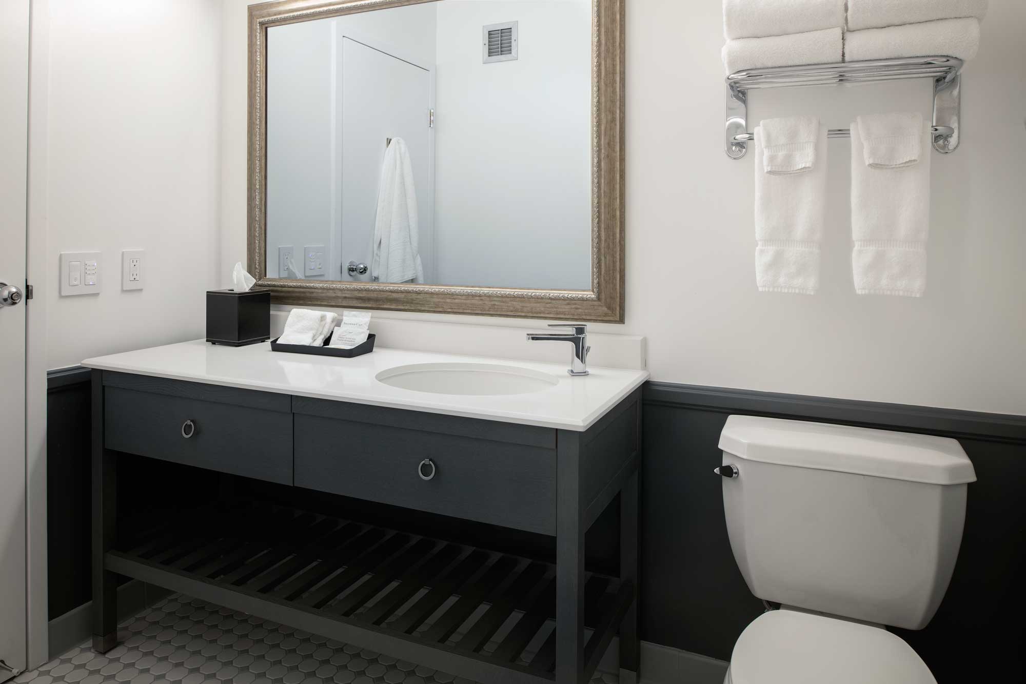Hotel | Coventry Inn
